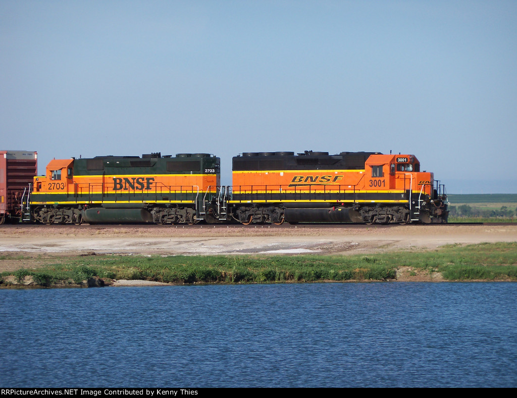 BNSF 3001 &2703